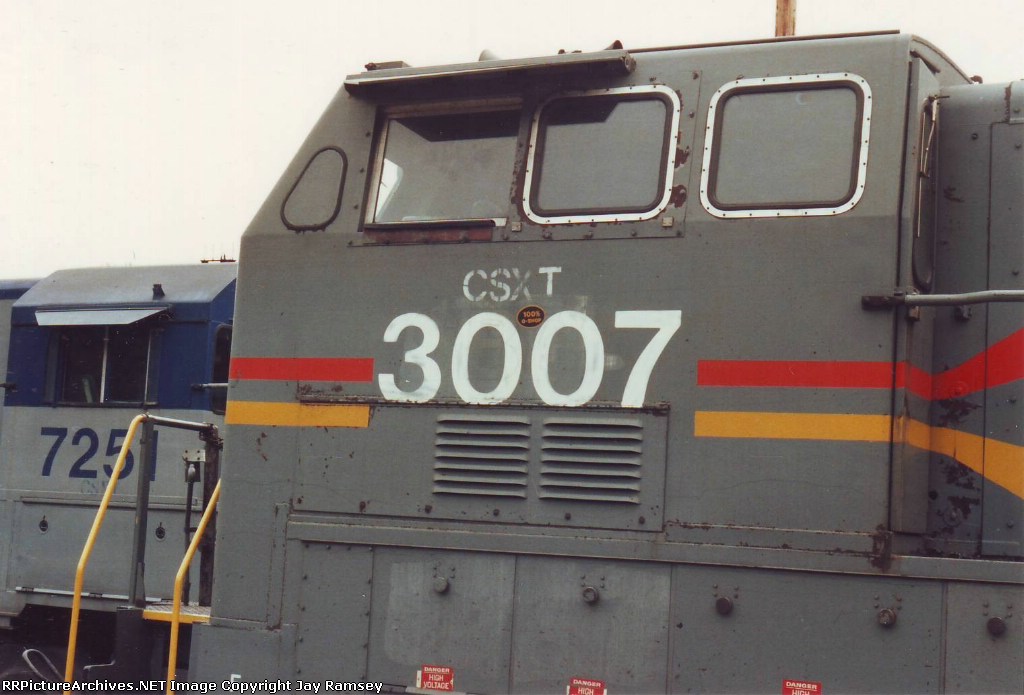CSX 3007 resting in the yard